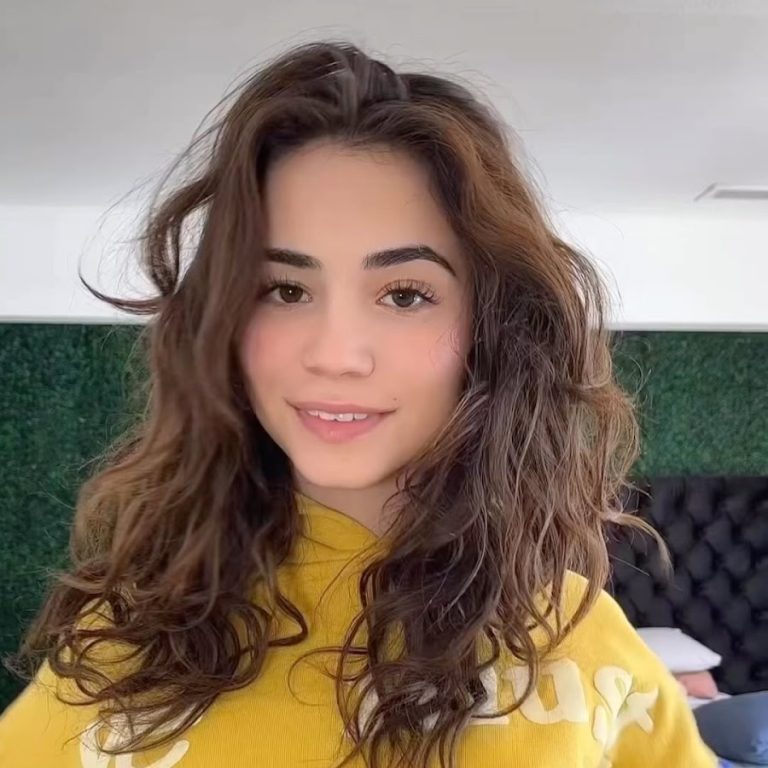 Jellybeanbrains Real Name: Viral Visionary, TikTok Temptress, and ...