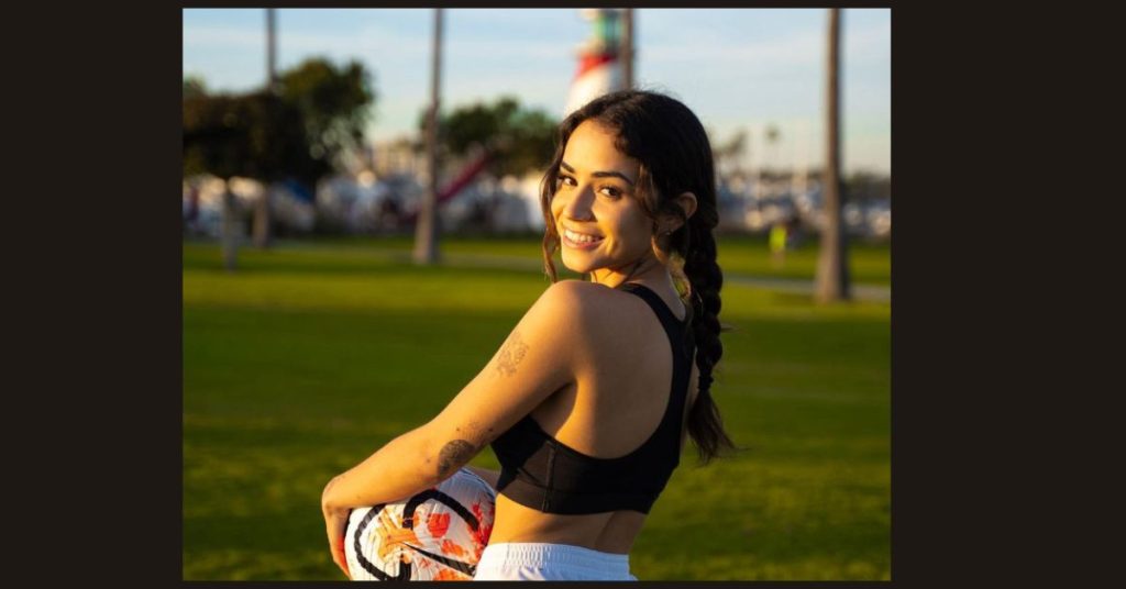 Jellybeanbrains Real Name: Viral Visionary, TikTok Temptress, and ...
